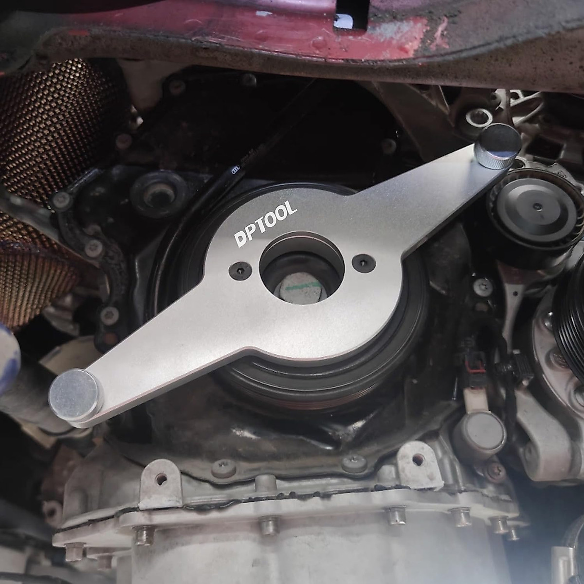 Vibration Damper Holding Tool Crankshaft Pulley Removal Shock Absorber Compatible with Audi Skoda VW 1.8 2.0 4V TFSi EA888 Vibration Damper Assembly 4 Cylinder Replace T10531