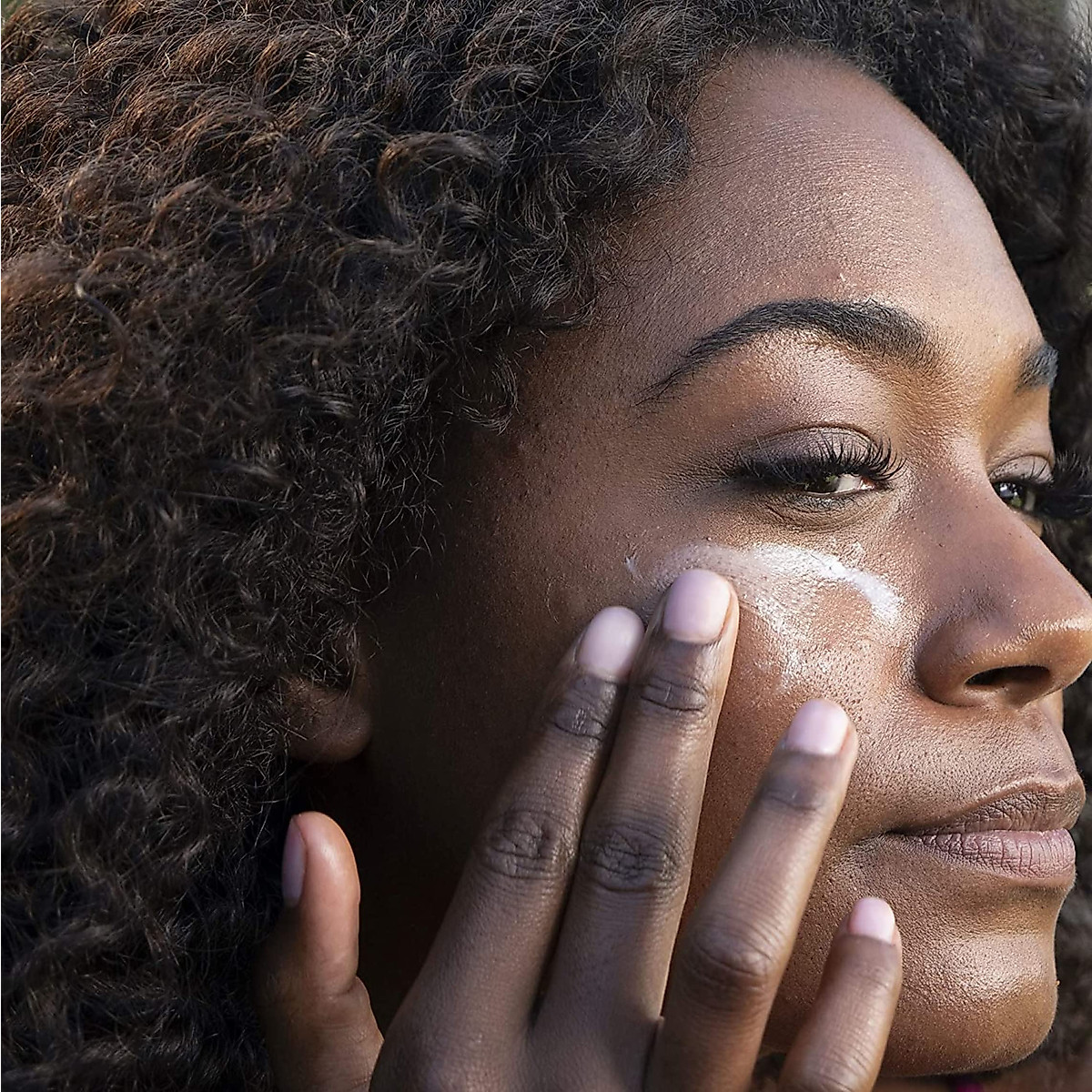 Weleda Renewing Night Face Cream, 1 Fluid Ounce, Plant Rich Moisturizer with Wild Rose, Peach Kernel and Sweet Almond Oils