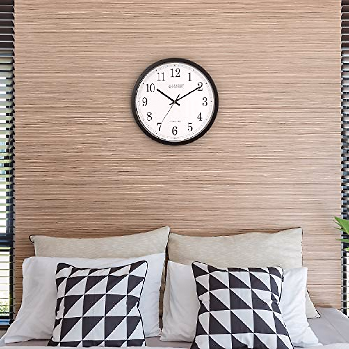 La Crosse Technology WT-3143A-INT 14-Inch Atomic Wall Clock, Black