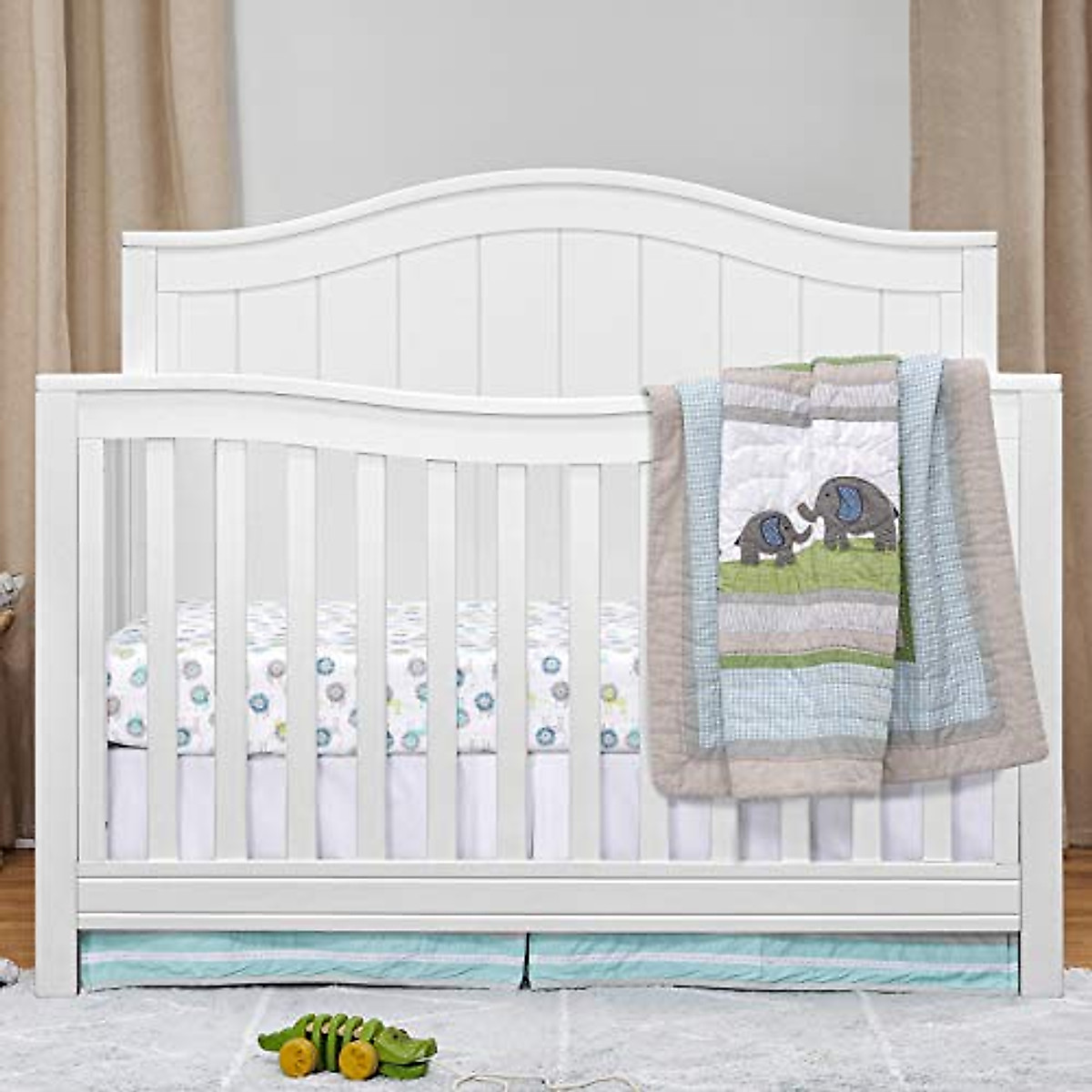 DaVinci Aspen 4-in-1 Convertible Crib in White, Greenguard Gold Certified