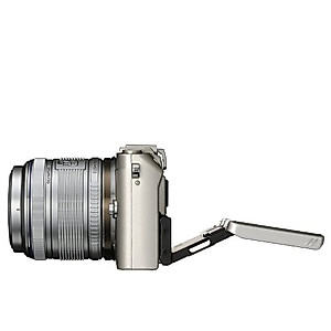 Olympus Mirrorless SLR E-PL6 with M Zuiko Digital 14-42mm Lens (Silver) - International Version