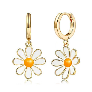 Memorjew Daisy Huggie Hoop Earrings for Women, 925 Sterling Silver Post Tiny Dainty Daisy Flower Dangle Earrings Hypoallergenic Gold Huggie Earrings for Women Jewelry Gifts