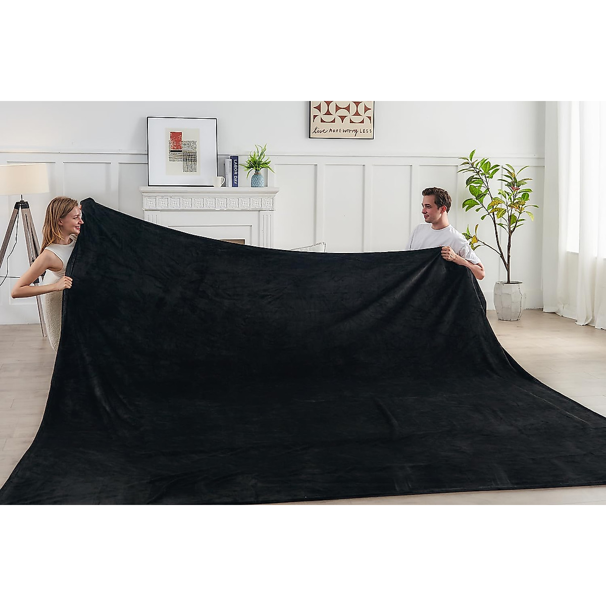 Commollis Oversized King Fleece Blanket 120x120 Inches, A whole Giant Huge seamless blanket for Families, Couples & Friends - Extra Large Big Soft Blanket - California King Warm Blanket 10x10