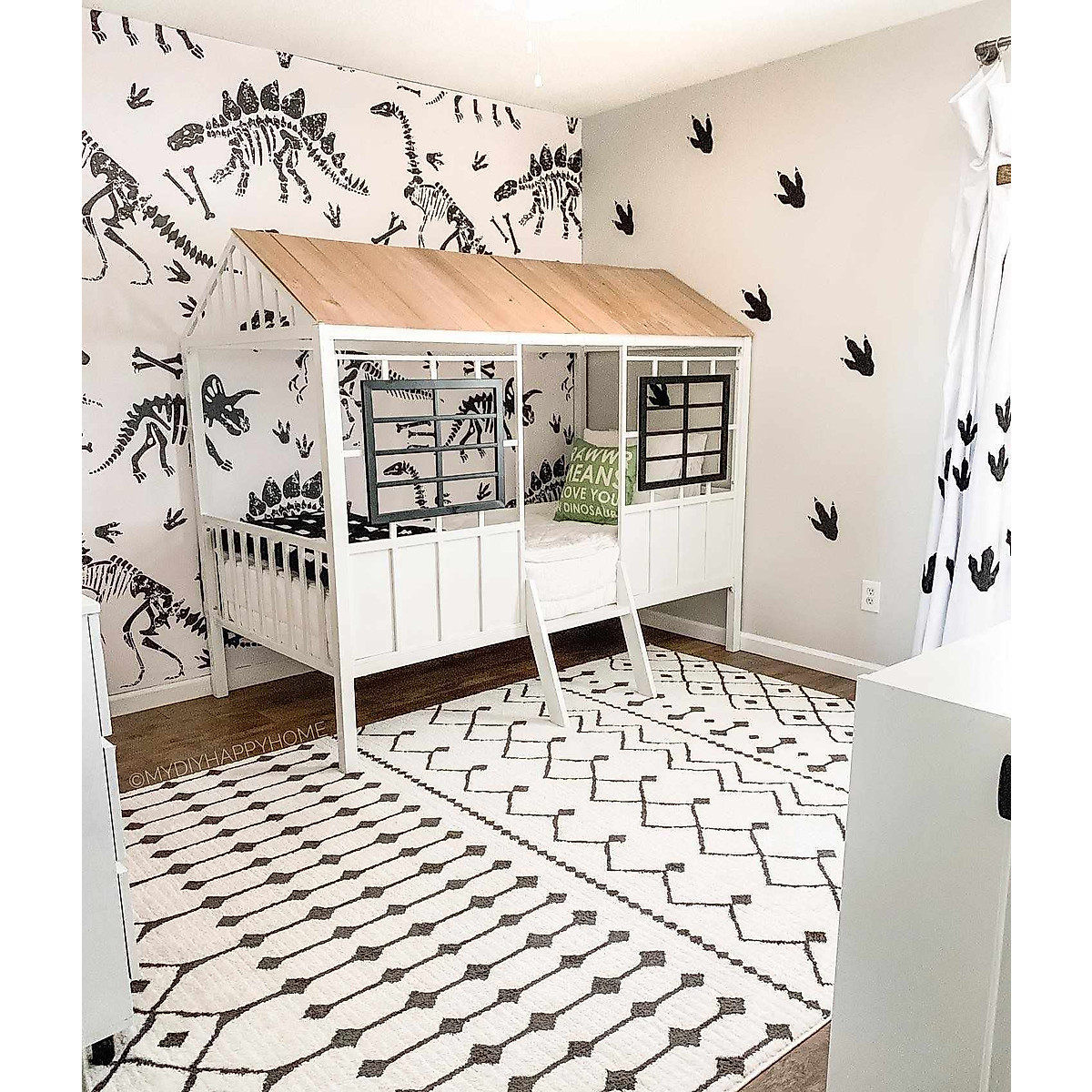 Hauteloom Ringwood 8' 10" x 12' Moroccan Farmhouse Shag - Black, Charcoal, White Bohemian Area Rug - Rectangle - Polypropylene and Polyester Blend