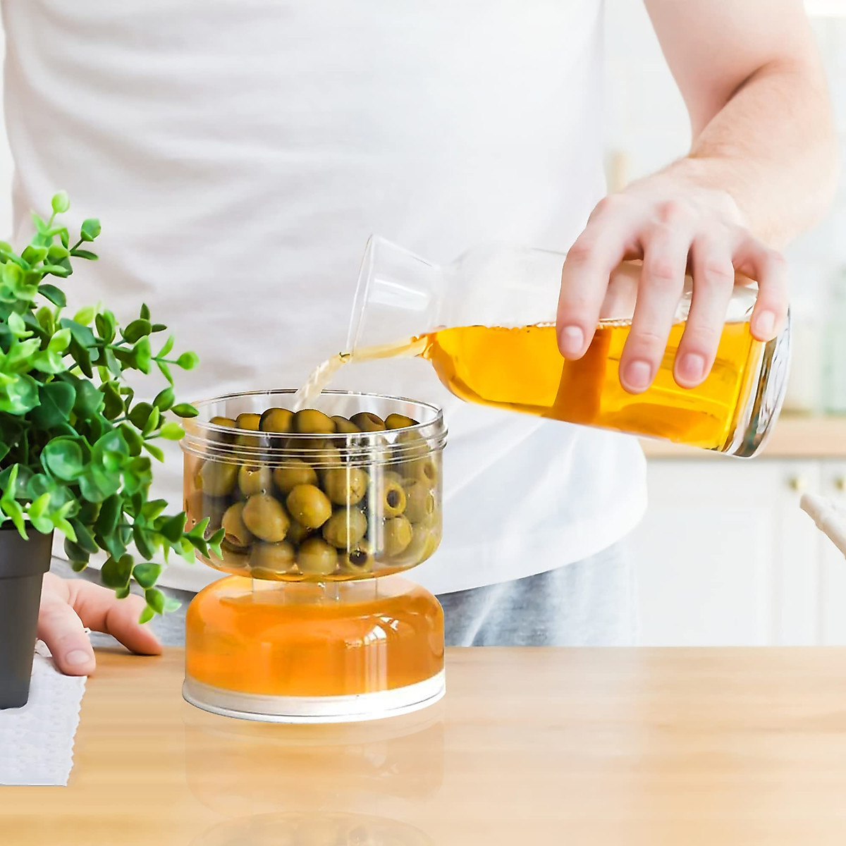 SAODRHFU Pickle and Olive Hourglass Jar - Pickle Jar with Strainer Flip, Pickle Grabber, Juice Separator, Pickle Container, Kimchi Jar for Airtight Food Storage