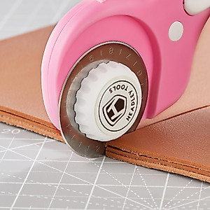 45mm Rotary Cutter with 5pcs Extra Blades, Ergonomic Handle Rolling Cutter with Safety Lock for Fabric, Leather, Crafting, Sewing, Quilting, Fabric Rotary Cutter Perfect for Left & Right Hand(Pink)