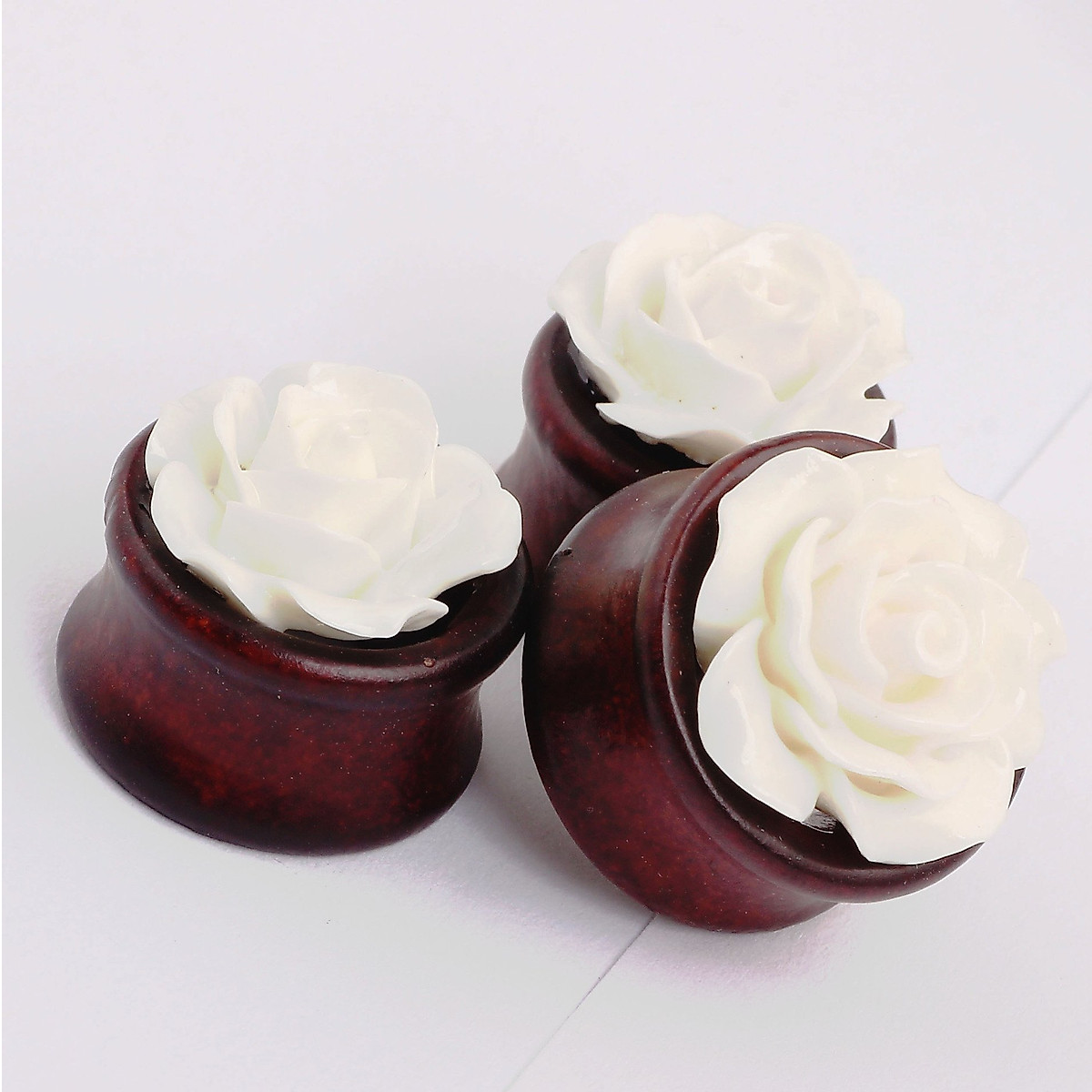 IPINK- Natural Bamboo Wood Hollow Ear Plug White Rose Flower Ear Tunnels (Pair of 00 gauge(10mm))