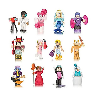 Roblox Celebrity Collection - Series 4 Figure 12pk (Roblox Classics) (Includes 12 Exclusive Virtual Items)
