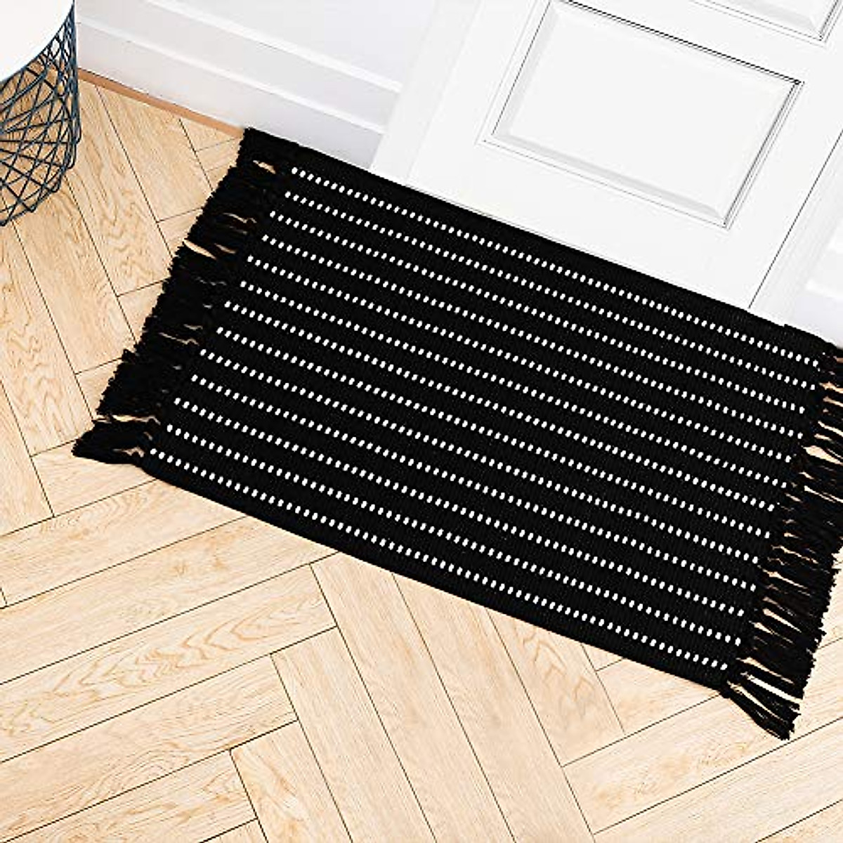 idee-home Black Small Boho Rug, Boho Bathroom Rug, Patterned Bath Mat, Woven Black Striped Rug for Bedroom Living Room, Sink Kitchen Boho Rug with Tassel 2'x3'