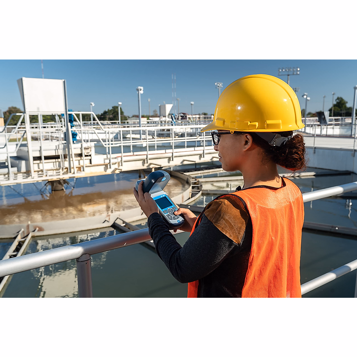 Hach 9385100 DR 900 Multiparameter Handheld Colorimeter