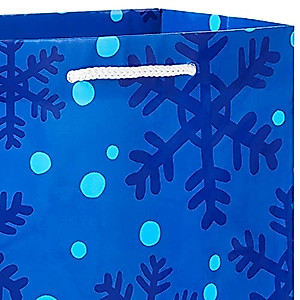 Image Arts Holiday Gift Bag Assortment (Pack of 16) Blue and White Stripes, Snowflakes, Reindeer, Winter Scenes