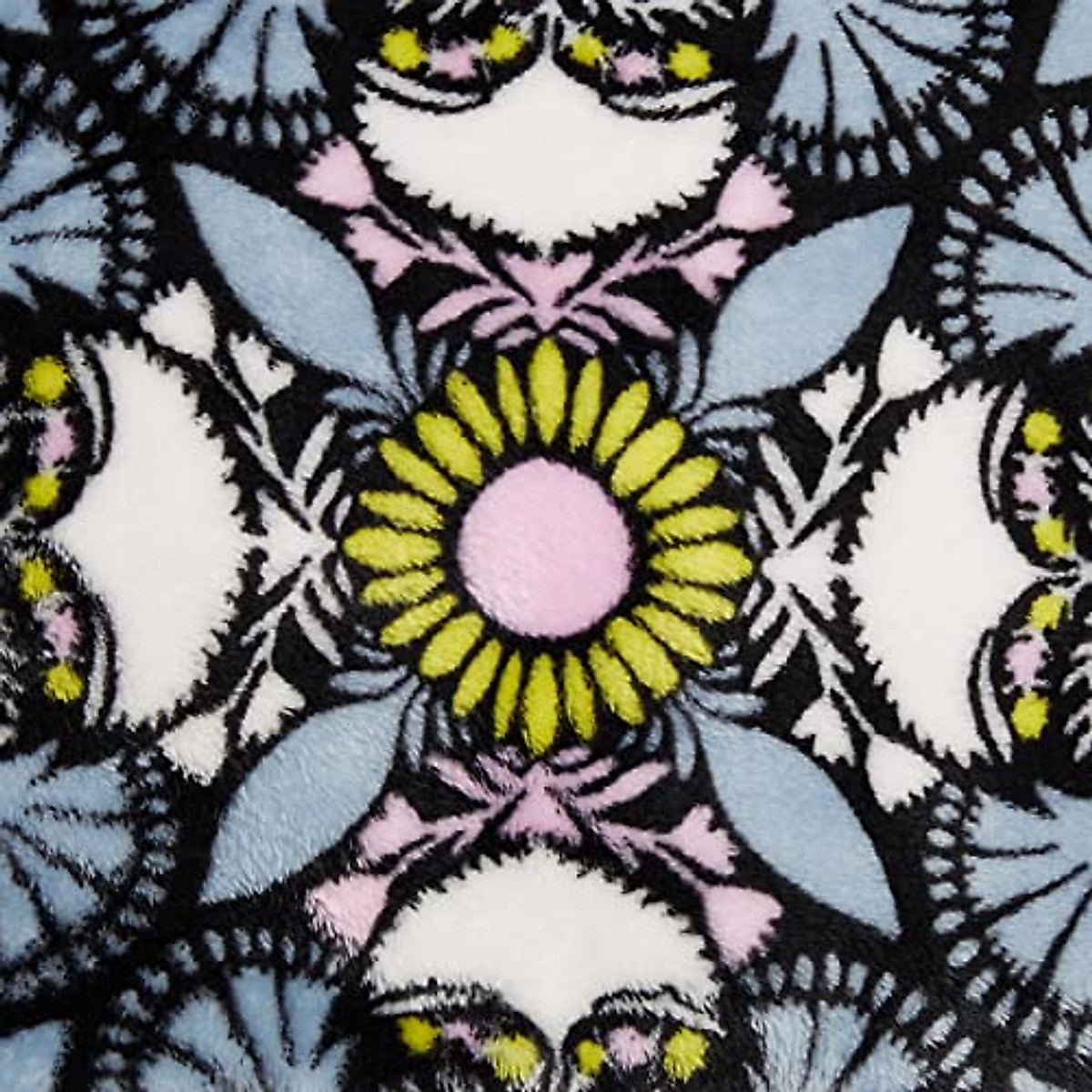 Vera Bradley Women's Fleece Fleece Travel Blanket with Trolley Sleeve, Plaza Medallion, One Size