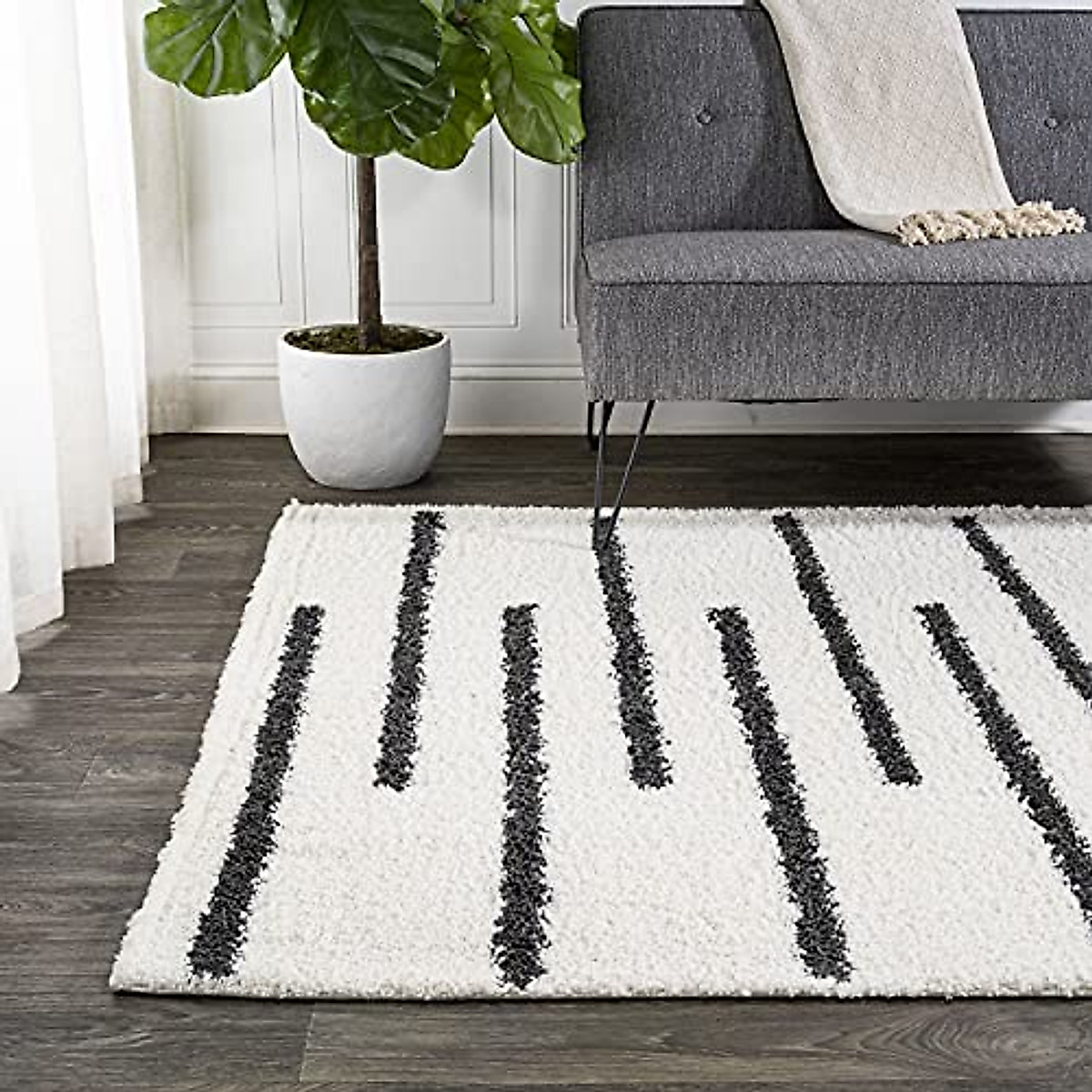 JONATHAN Y MOH402A-3 Alaro Berber Stripe Shag Indoor Area-Rug Bohemian Geometric Contemporary Glam Easy-Cleaning Bedroom Kitchen Living Room Non Shedding, 3 X 5, White/Black