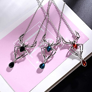 MIFYNN Vintage Gothic Spider Necklace Halloween Crystal Spider Pendant Necklace Punk Style Reptile Animal Jewelry for Woman (Black)