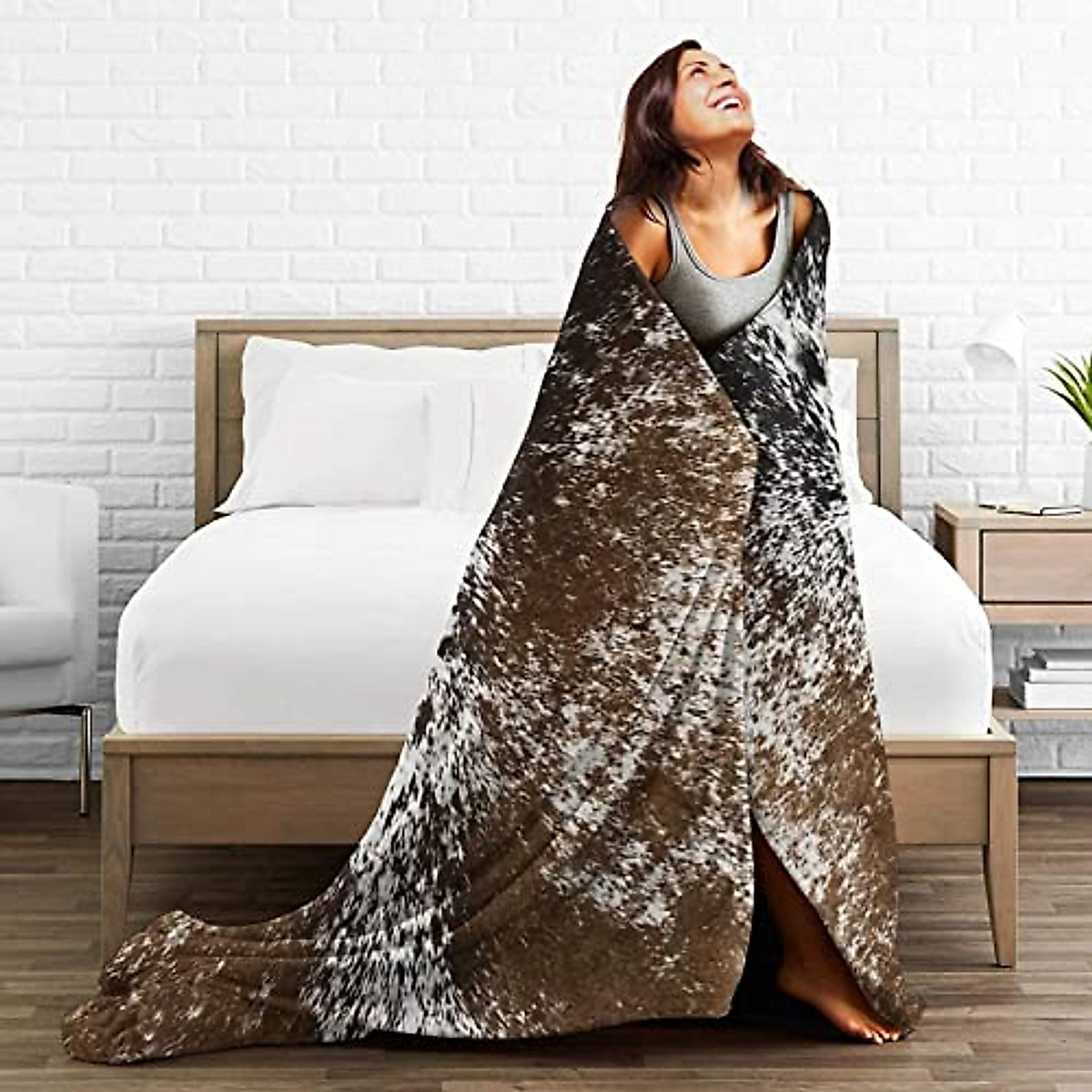 Brown Cow Blanket Cow Print Throw Blanket, Lightweight Flannel Fleece Blankets with Cow Print for Couch ,Sofa,Bedroom. Perfect Cow Gift for Kids, Adults 40"x50"