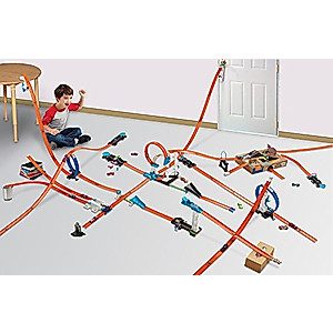 Hot Wheels DLF28 Track Builder System Stunt Kit Playset [Amazon Exclusive]