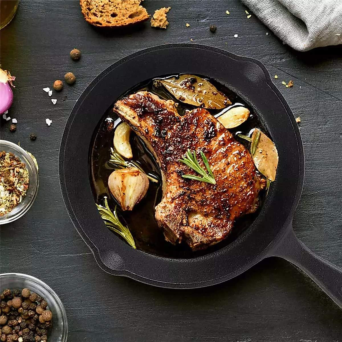 MEKBOK Pre-Seasoned Cast Iron 3 Piece Skillet Set