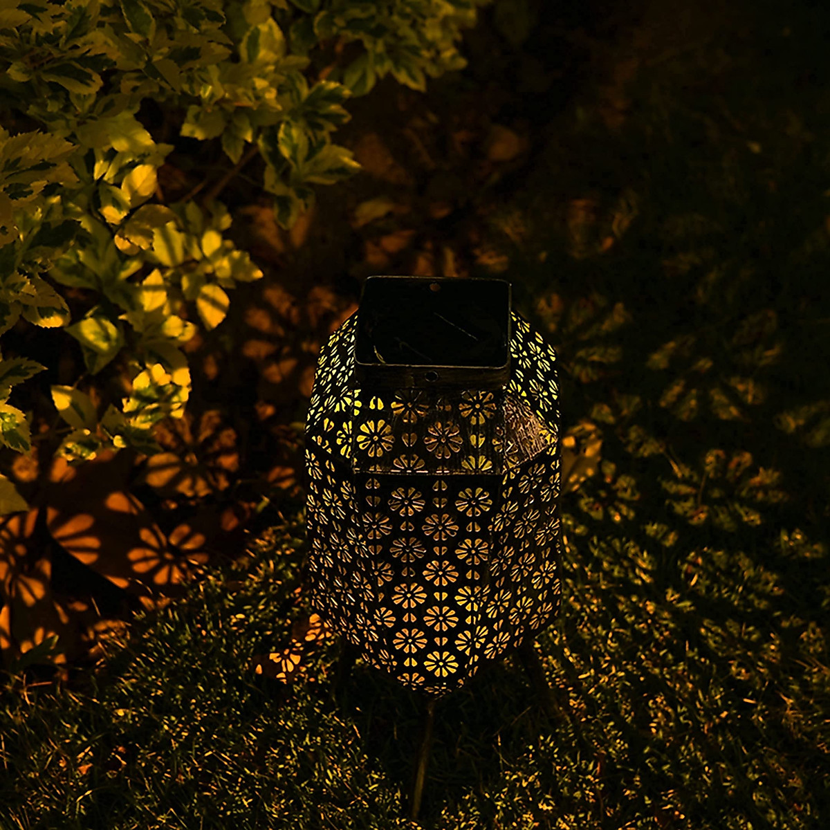 MicDecor 2 PackWrought Iron Solar Palace Lanterns in The Garden, Solar Lights in The Lakeside (Silver)