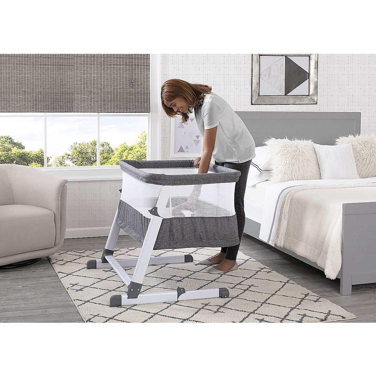 Simmons Kids Room2Grow 2-in-1 Newborn Bedside Bassinet & Infant Sleeper - Height Adjustable Portable Crib with Wheels & Airflow Mesh, Grey Tweed