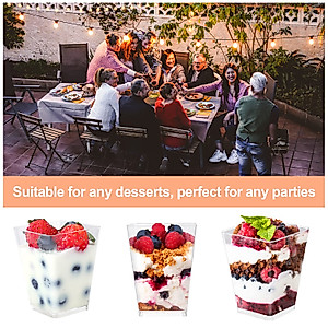 EASERCY 50Pack 5oz Plastic Dessert Cups with Lids Parfait Cups with Lids Appetizer Cups for Party Mini Dessert Cups with Spoons Clear Plastic Cups with Lids Pudding Fruit Ice Cream Cups