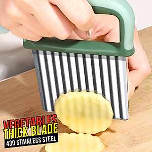 Crinkle Cutter, HNYYZL Wavy Crinkle Cutter Stainless Steel 2 PCS, Wavy Knife Crinkle Wavy Chopper Cutter, Cutting Tool for Veggies, French Fry Potatoes
