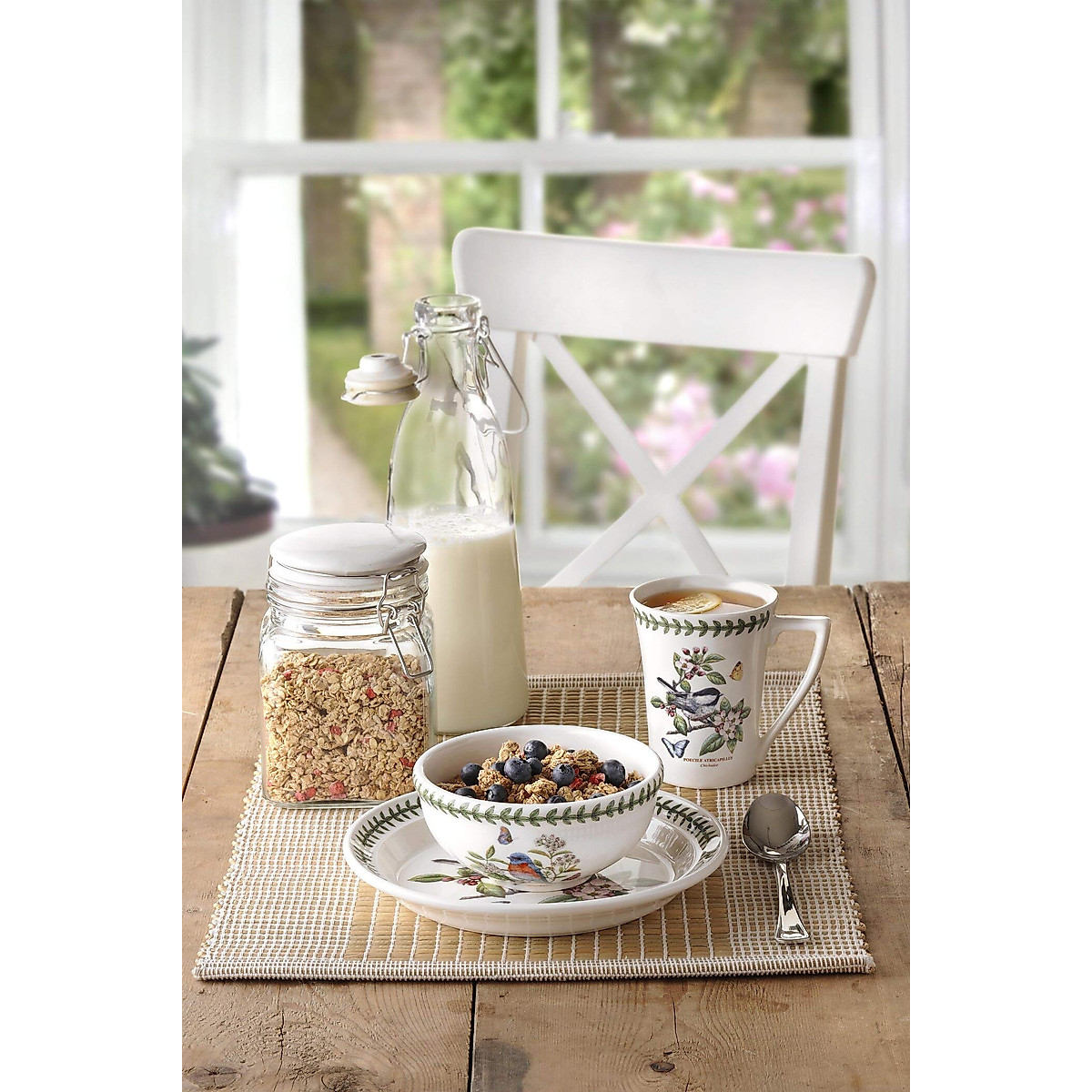 Portmeirion Botanic Gardens Birds Individual Oatmeal or Soup Bowl | 6.5 Inch Bowl with Ruby Throated Hummingbird Motif | made of Fine Earthenware | Dishwasher and Microwave Safe | Made in England