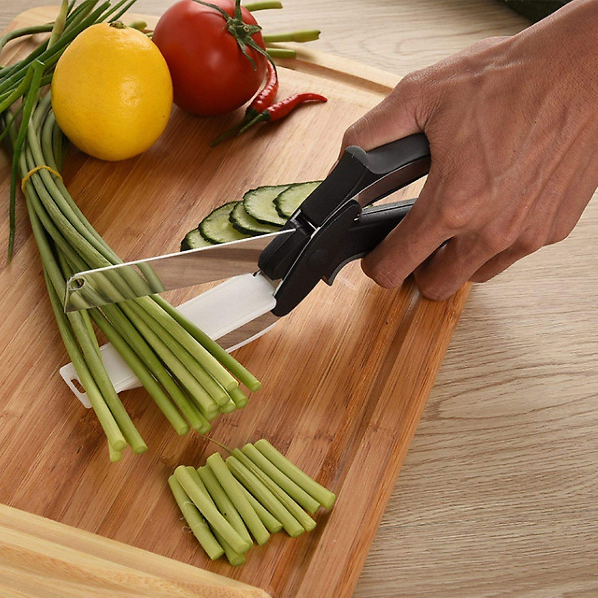 Food Cutter Smart Scissors, Salad Chopper Scissors Vegetable Scissors with Built-in Cutting Board Easy Cutting Suitable for You and Your Friends