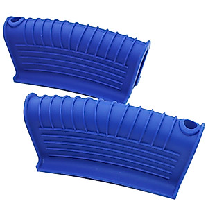 2 Pairs Cast Iron Pot Assist Handle Covers, Non Slip Pot Holders with High Heat Resistance for Griddles Casserole Metal Frying Pans Aluminum Cookware(Red and Blue)