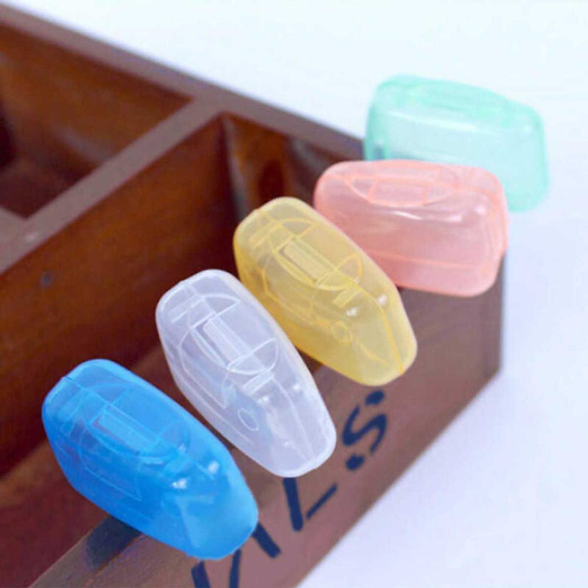 Mggsndi 5Pcs Portable Toothbrush Head Cover Case Storage Box Holder Brush Protector Cap Bathroom Accessories Holder Set for Family and Business Travel and Daily Use and Outdoor