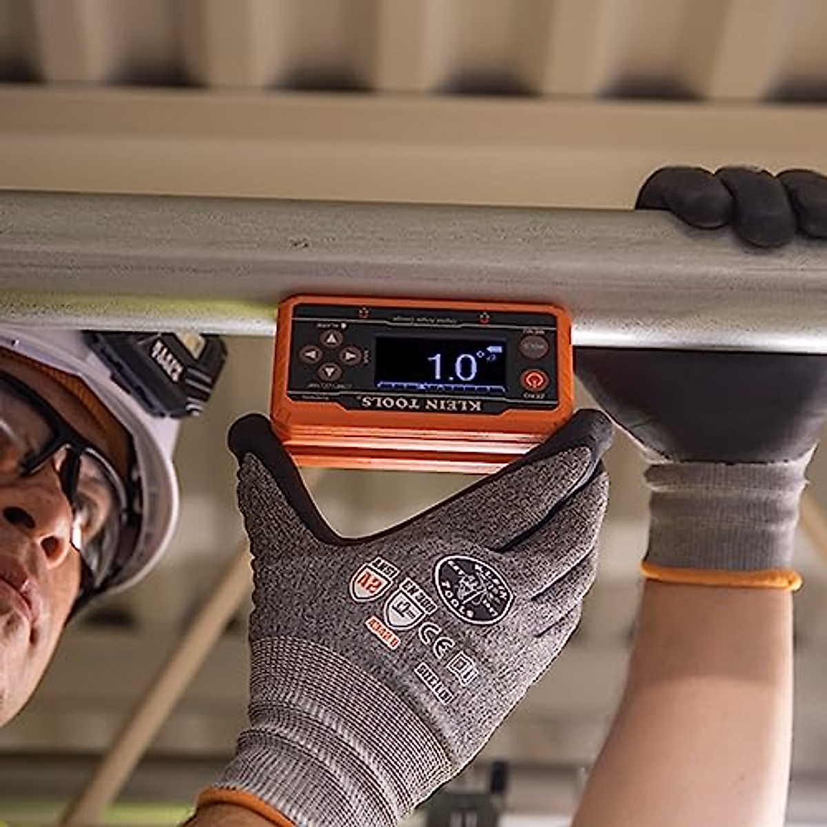 Klein Tools 935DAGL Digital Level Angle Finder with Programmable Angles, Measures 0 - 90 and 0 - 180 Degree or Dual Axis Bullseye Ranges