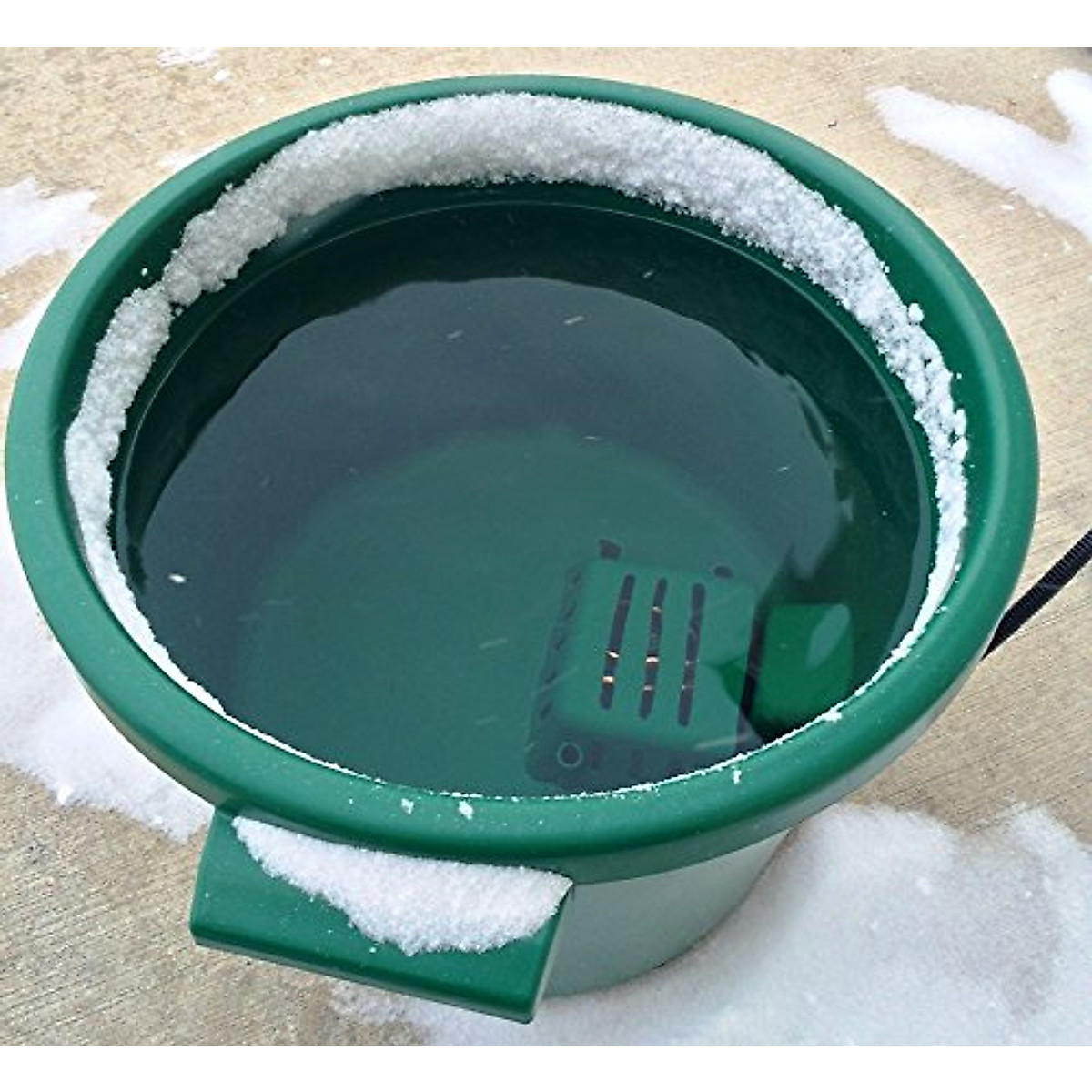 Farm Innovators HT-200 16 Gallon Plastic Heated Livestock Pet Farm Animal Water Bucket Tub with Hidden De-Icer Heating Element, Green