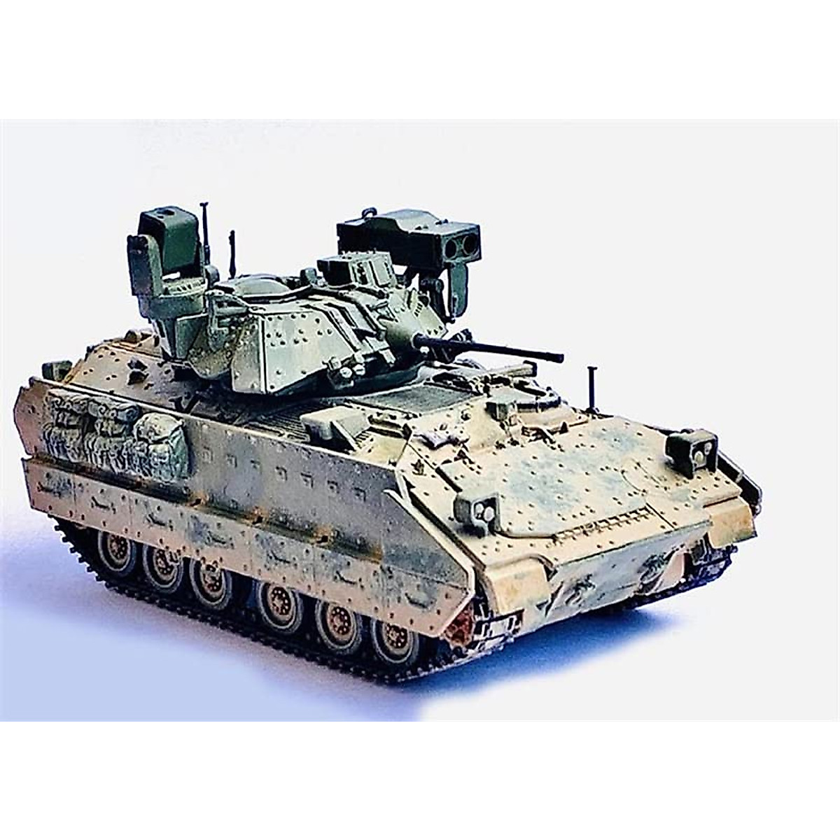 US M2A3 Bradley Fighting Vehicle Dusty Version 1/72 ABS Tank Pre-Built Model
