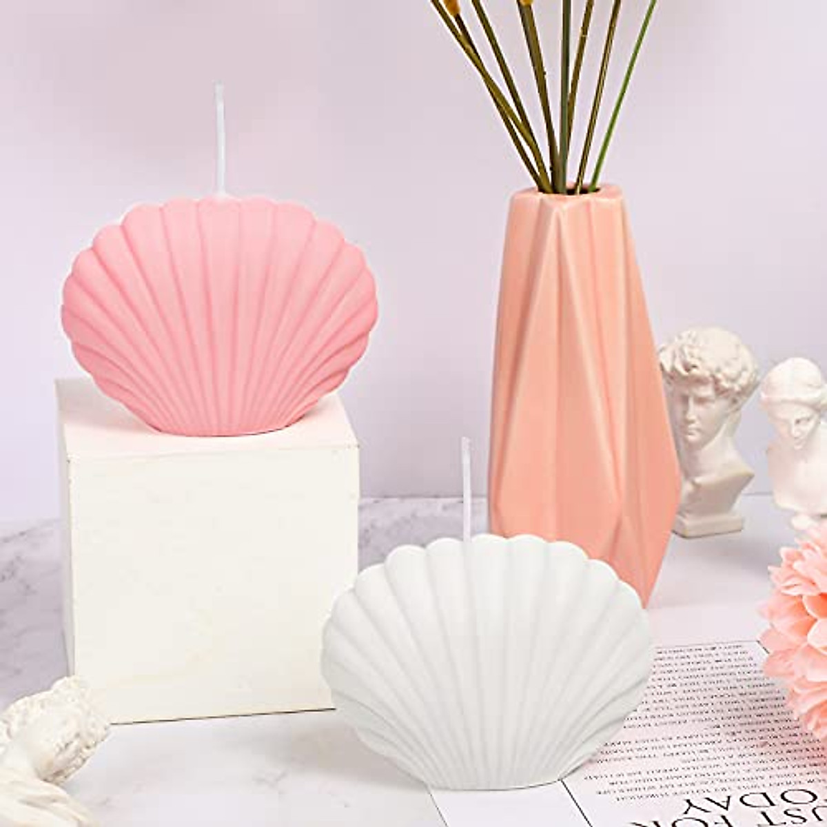 2 Pieces Seashell Scented Candles Aesthetic Trendy Candles Hand Poured Soy Wax Candle Handmade Shell Shape Candle Freesia Seashell Candle for Danish Pastel Room Decor, White, Pink (Cute Style)
