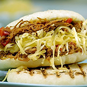 P.A.N. White Corn Meal – Pre-cooked Gluten Free and Kosher Flour for Arepas (5 lb/Pack of 1)