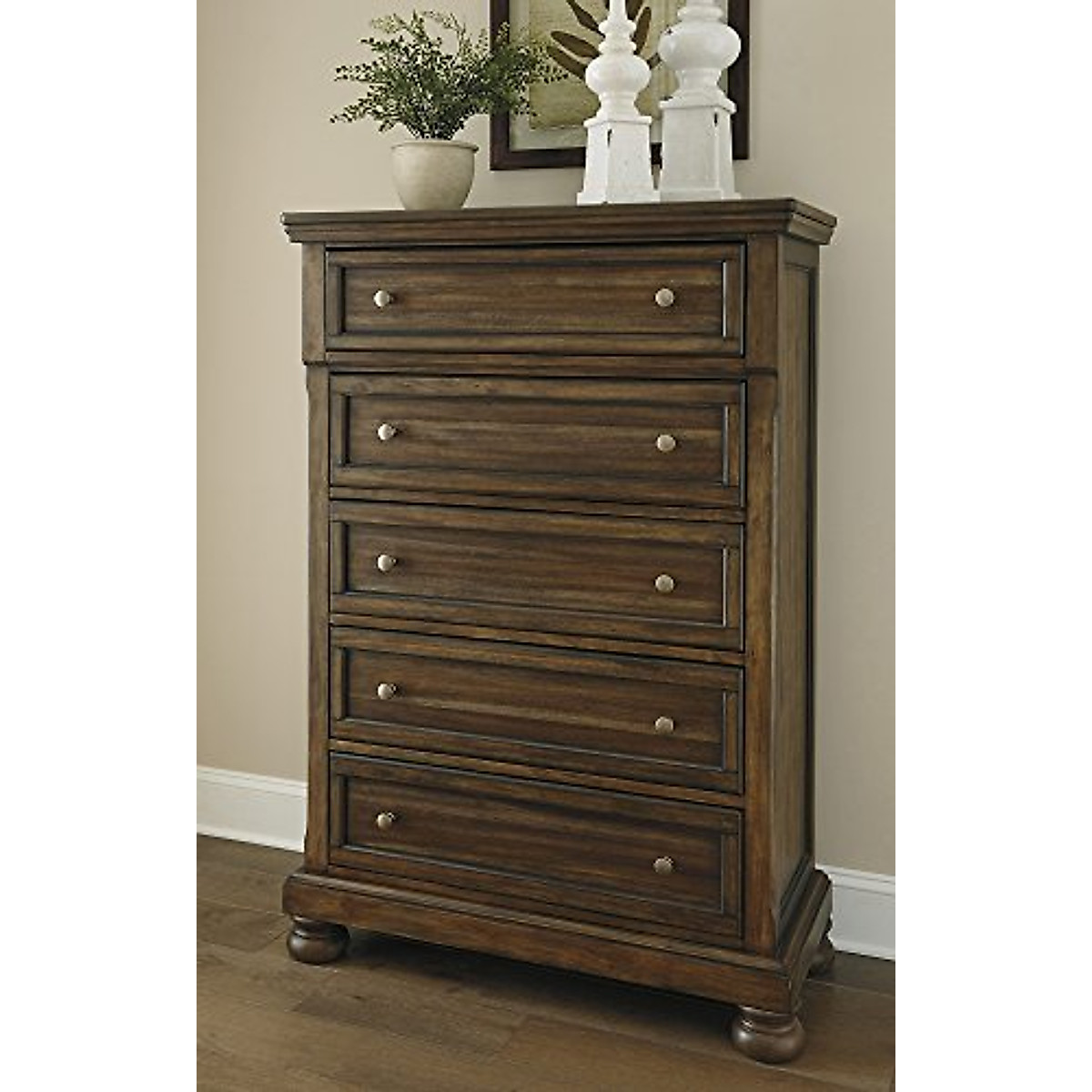 Signature Design by Ashley Flynnter Traditional 5 Drawer Chest, Medium Brown