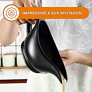 Bruntmor 11 Oz Black Ceramic Gravy Boat With Tray, 11 Ounce Small Ceramic Serving Dish, Dispenser with Tray For Sauces, Dressing and creamer, Gravy Boat With Saucer For Thanksgiving And Christmas