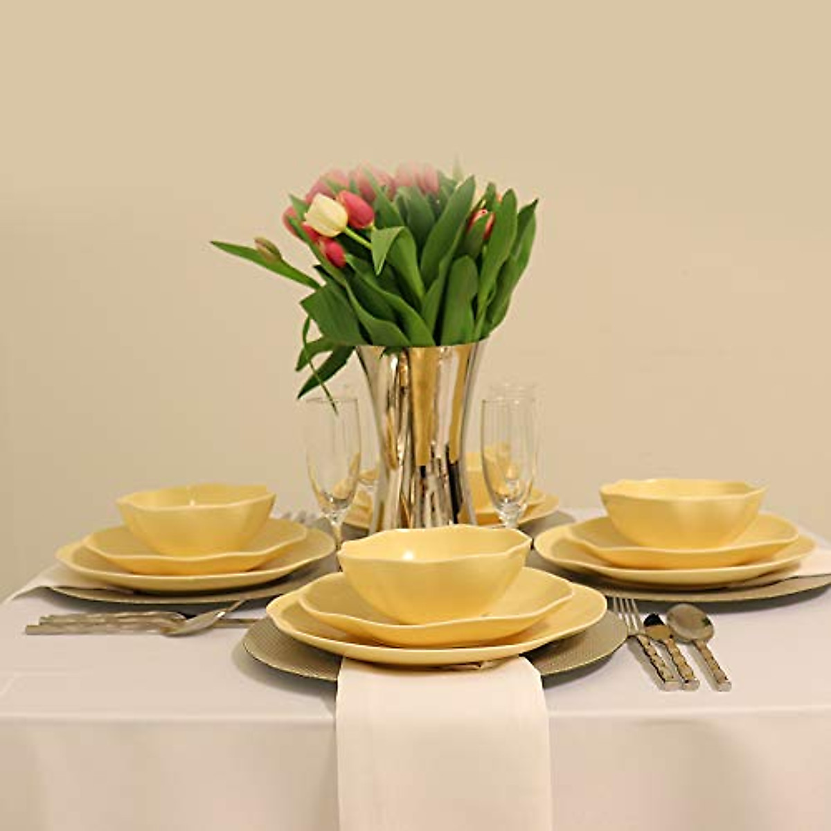 Kadut Square Tablecloth 70 x 70 Inch White Square Table Cloth for Square or Round Table | Heavy Duty | Washable Tablecloth for Parties, Weddings, Kitchen, Restaurant, Wrinkle-Resistant Table Cover