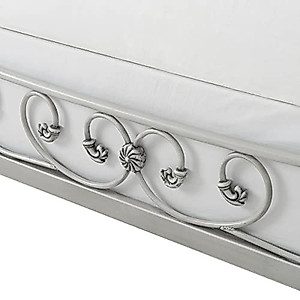 Hillsdale Mercer Metal Queen Sleigh Bed Brushed White