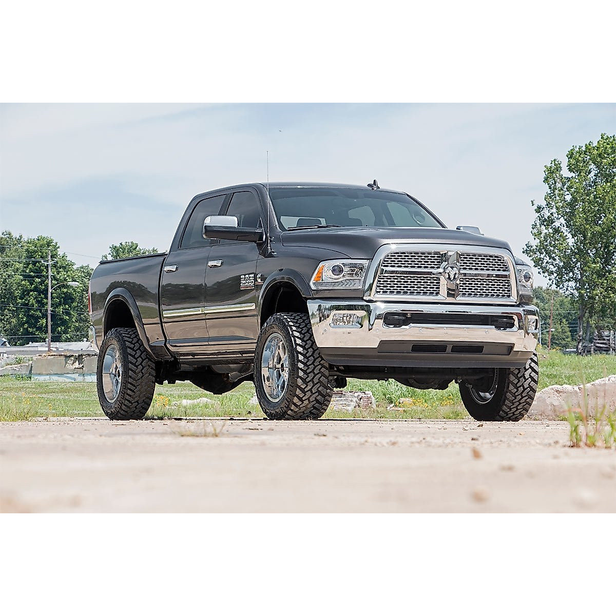 Rough Country 2.5" Lift Kit for 2014-2024 Ram 2500 4WD - 30200