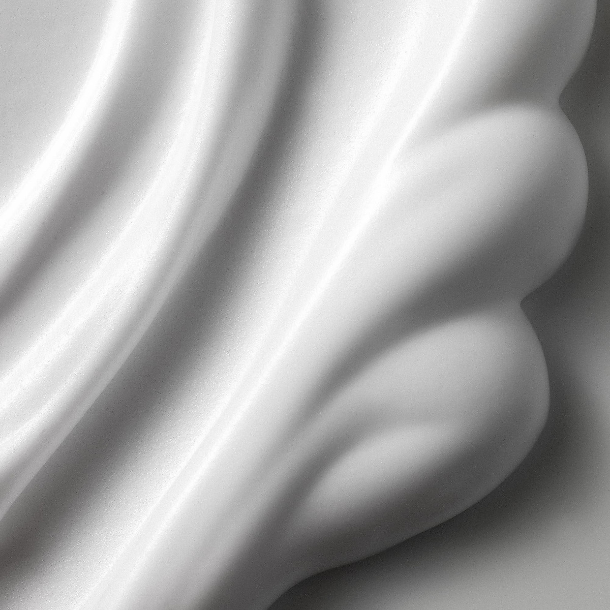 Kristin Ess Hair Instant Lift Volumizing Mousse with Castor Oil - Boosts Volume + Thickens, Body Building, Lasting Hold, Non Sticky, For Curly, Wavy + Straight Hair, 8.1 Oz