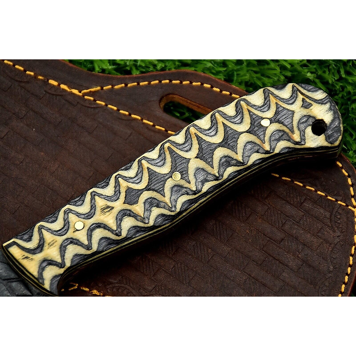 Carbon steel blade Bull cutter knife, 8.5 inches long knife with Leather sheath, Multi color Micarta scale Jigged with sturls, Embossed carbon steel blade, Embossed Leather sheath with belt loop (Black and Beige)