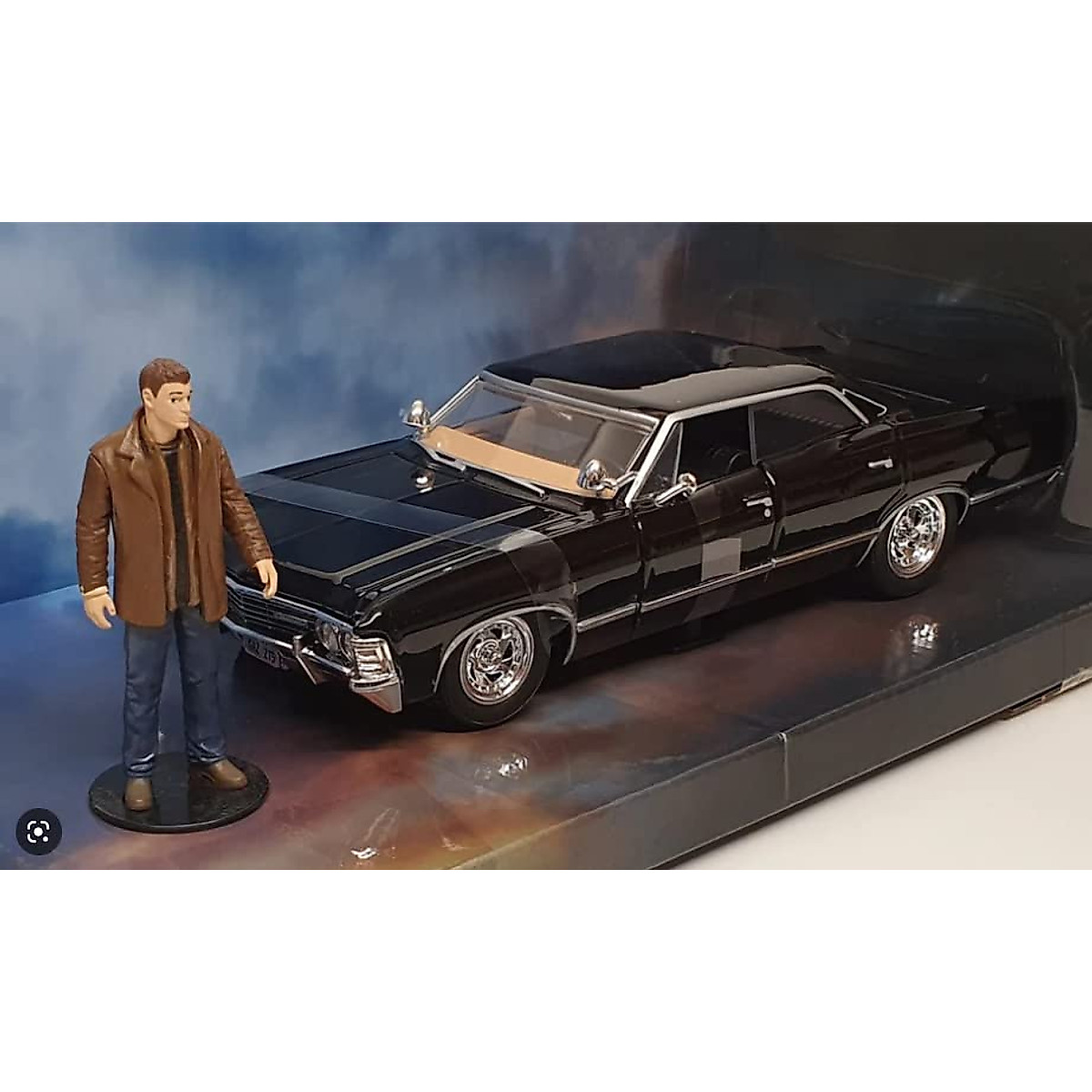 Supernatural 1:24 1967 Chevy Impala Die-cast Car w/Dean Winchester Die-cast Figure, Toys for Kids and Adults