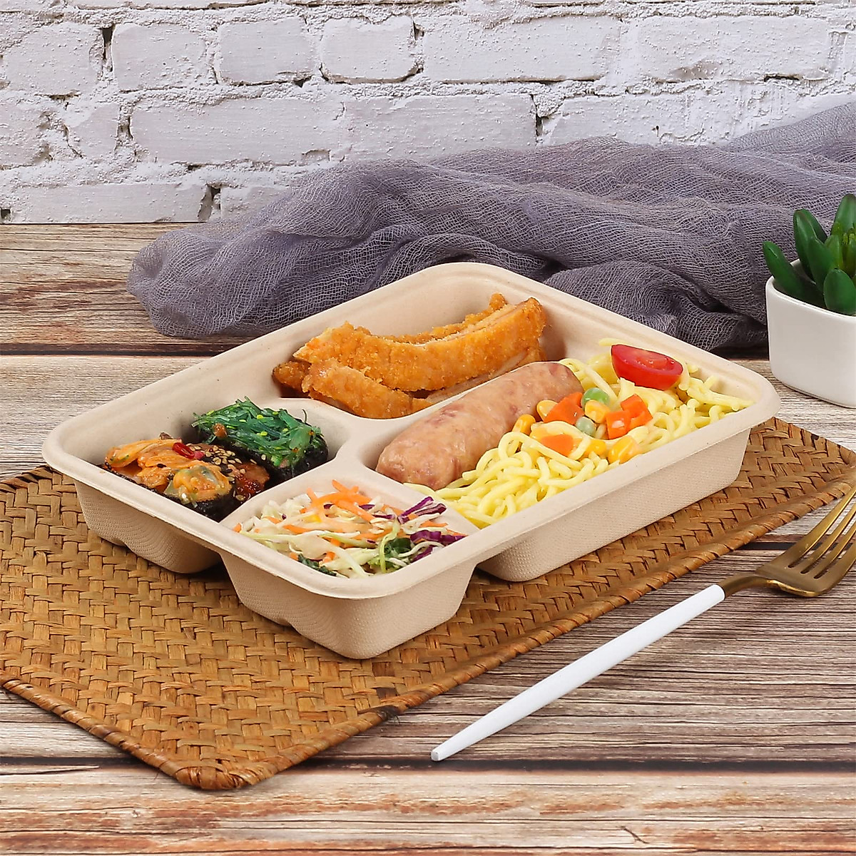 JAYEEY 23 OZ 4 Compartments disposable plates with Lids food container sets kids lunch box bento box Eco-friendly Plant Fibers Microwave & Freezer Safe 50 PACK