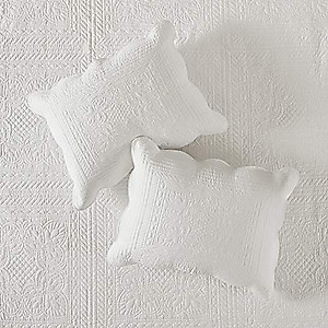 Madison Park Tuscany Quilt Set-Casual Damask Medallion Stitching Design Lightweight Coverlet Bedspread Bedding, Shams, Full/Queen (90 in x 90 in), Medallion White 3 Piece