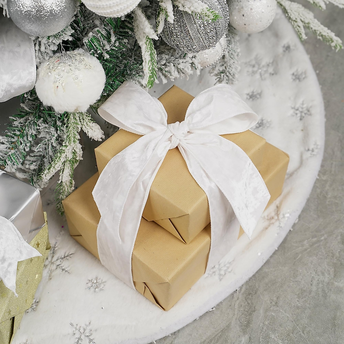 MEEDEE White Crushed Velvet Ribbon 2.5 Inch Velvet Wired Ribbon Crushed Velvet Christmas Ribbon 10 Yards White Velvet Ribbon for Christmas Tree Decoration, Wreath Supplies, Crafts Bow Making