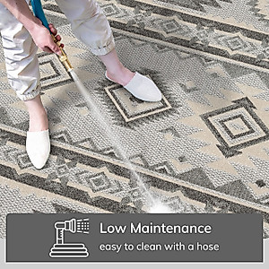 Well Woven Mamba Grey Southwestern Indoor/Outdoor High-Low Pile Area Rug 6'7" x 9'6"