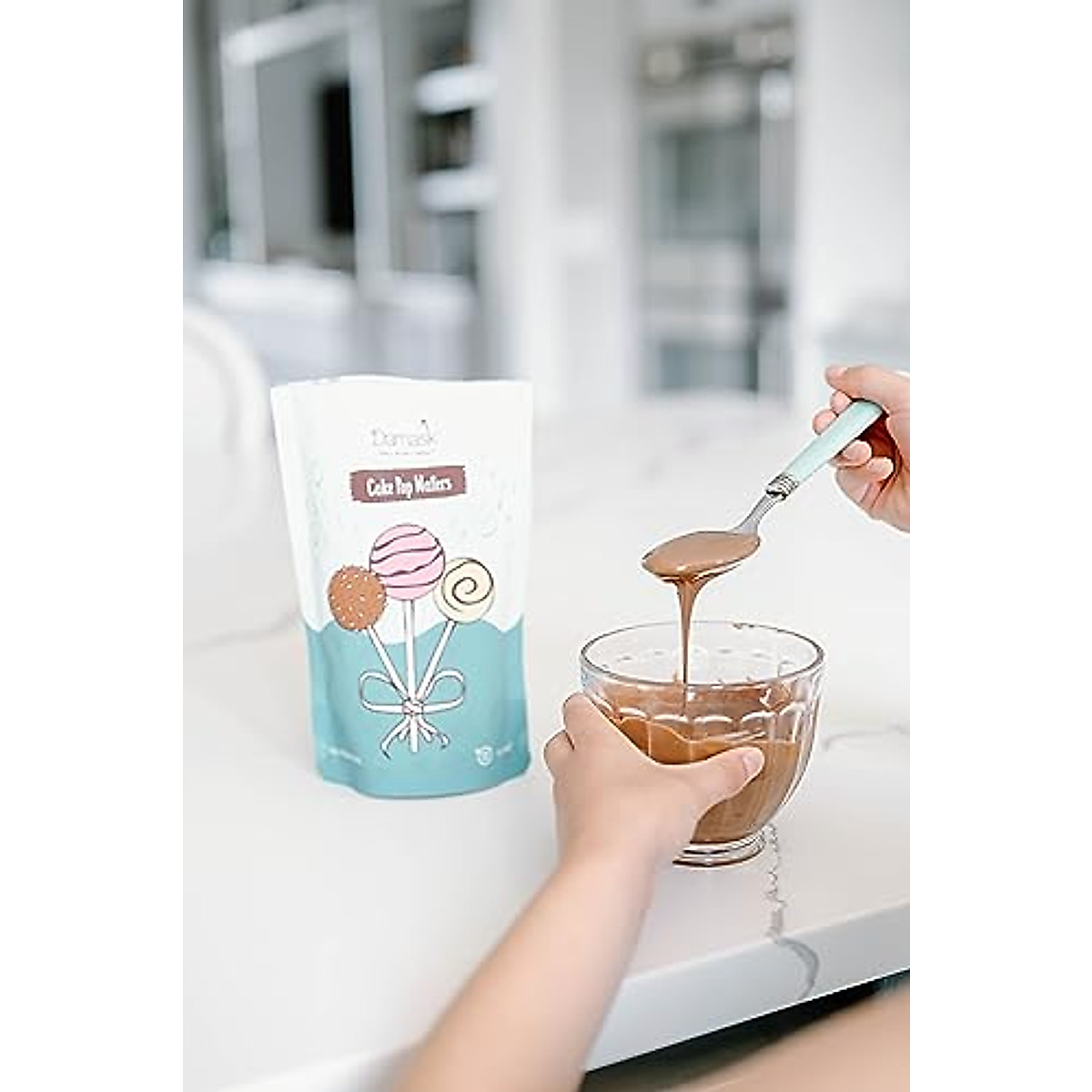 Classic Vanilla Cake Pop Kit - Milk Chocolate Coating