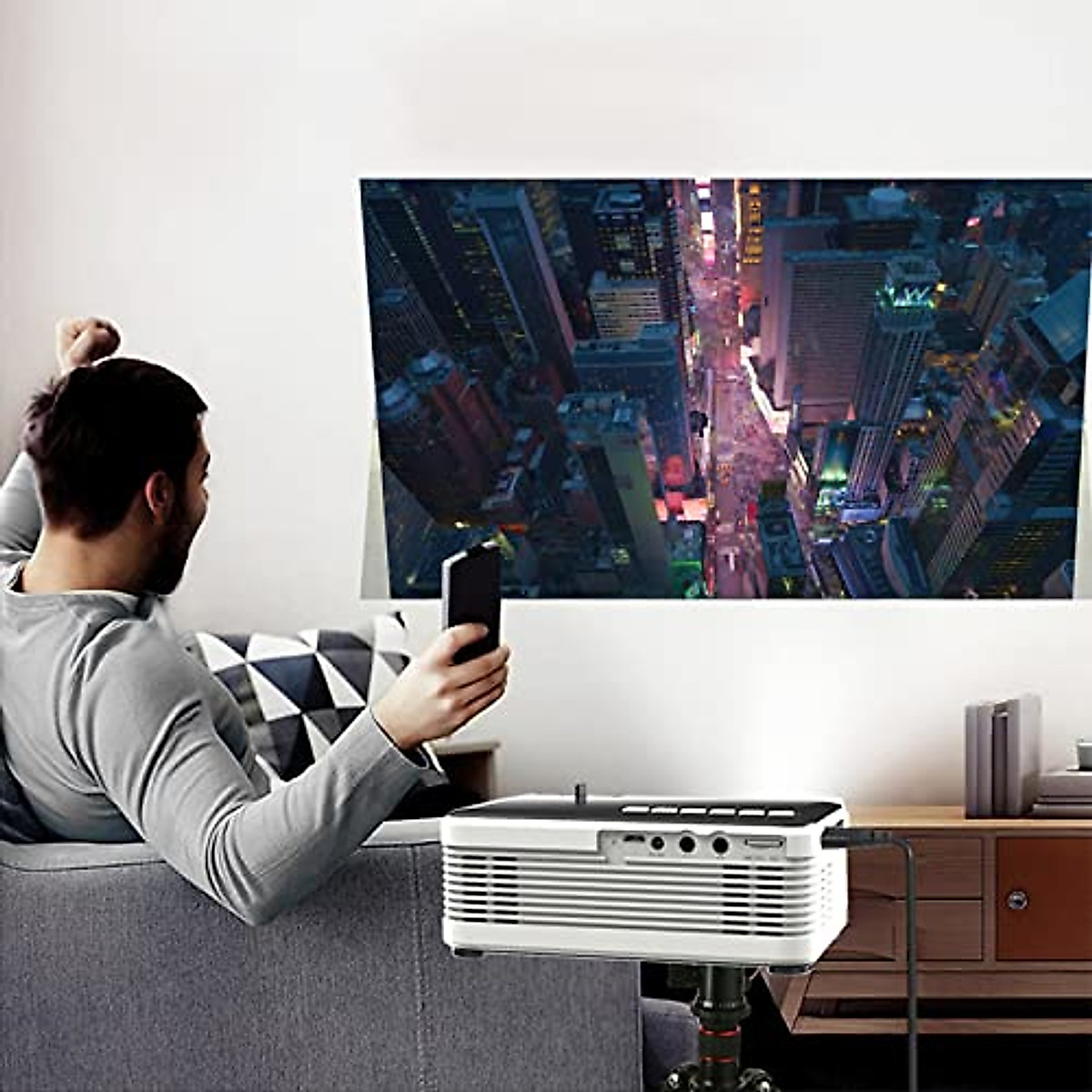 Aopirta HD Projector Home Bedroom Home Projector Small Portable Mini Projector Supports HDMI On The Same Screen and Connected to Outdoor Mobile Power Supply