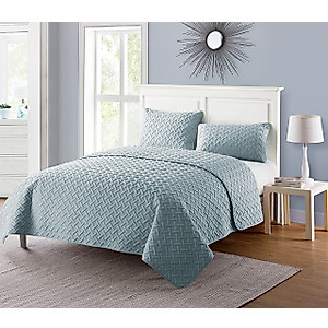 VCNY Home Quilt Super Soft Reversible Bedding Set with Matching Shams, Full/Queen, Nina Blue