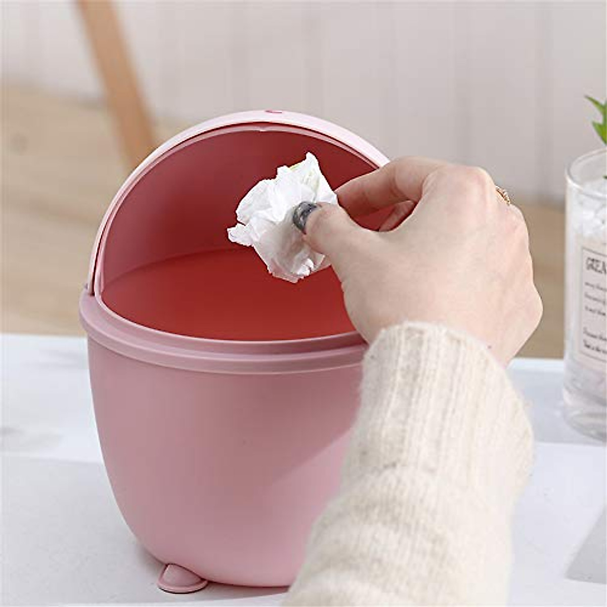 ESD HSDMYSH Cute Trash can Countertop Trash Can Desktop Trash Can TabletopTrash Can Mini Garbage cans for Bedroom Living Room Bathroom Small Wastebasket with Lid(Pink)